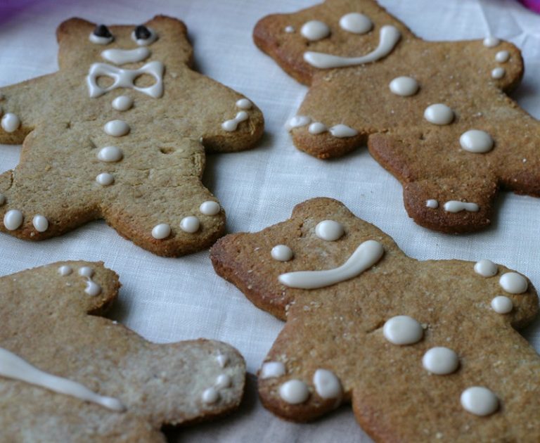 Gingerbread Cookies - Comfy Belly