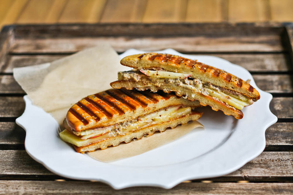 Sandwich Rounds {almond flour} | Comfy Belly