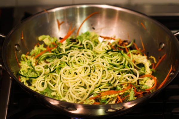 Vegetable Chow Mein {quick & easy} - Comfy Belly