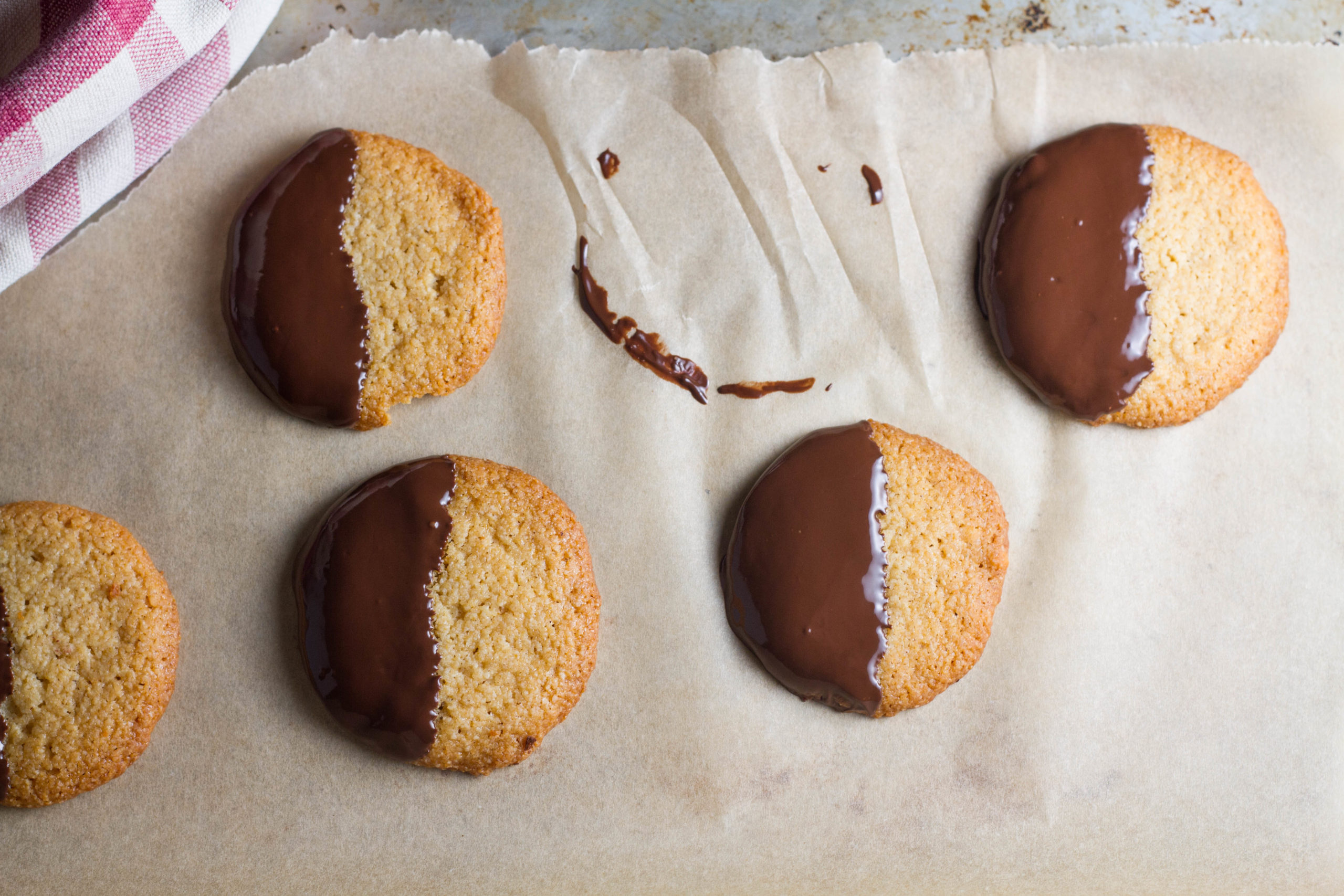 Cocoa Butter Cookies {almond flour} - Comfy Belly
